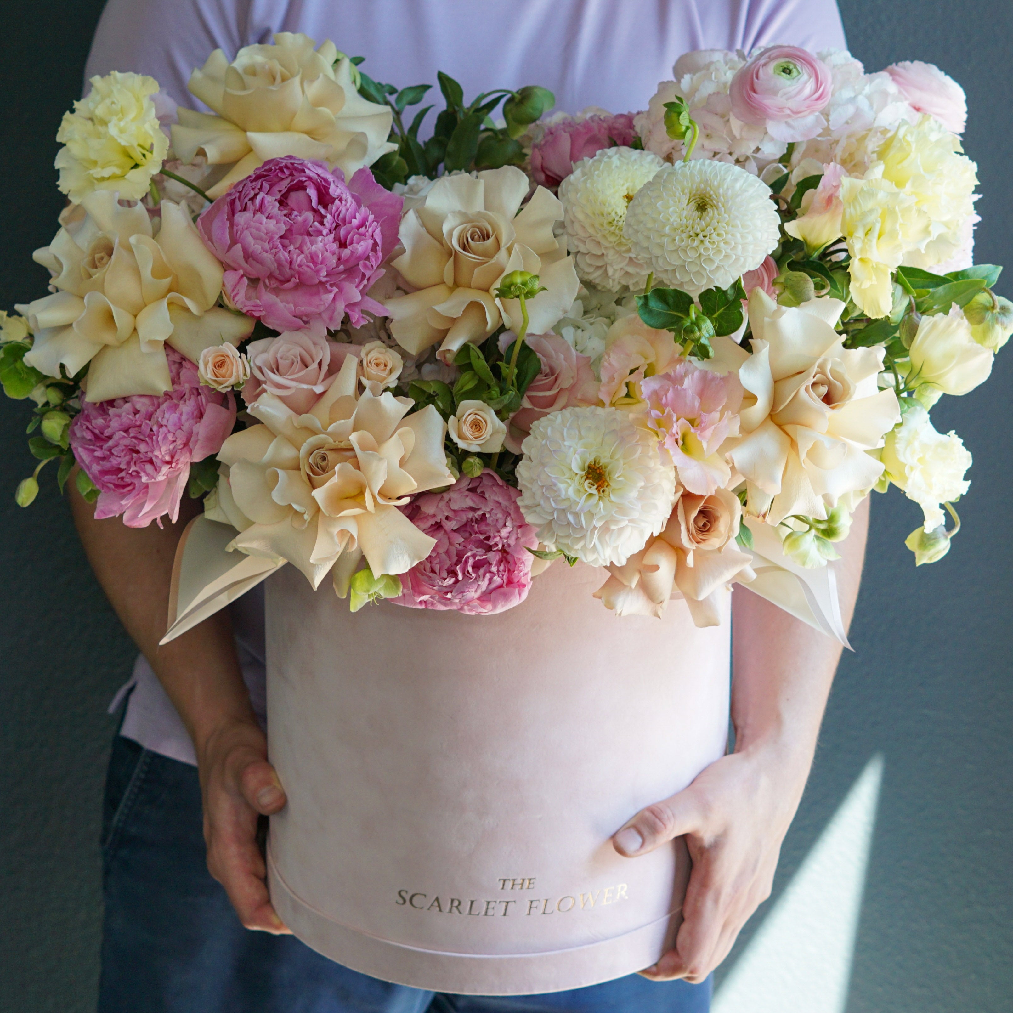 Flower box Rococo - dahlias, peonies, roses – THE SCARLET FLOWER